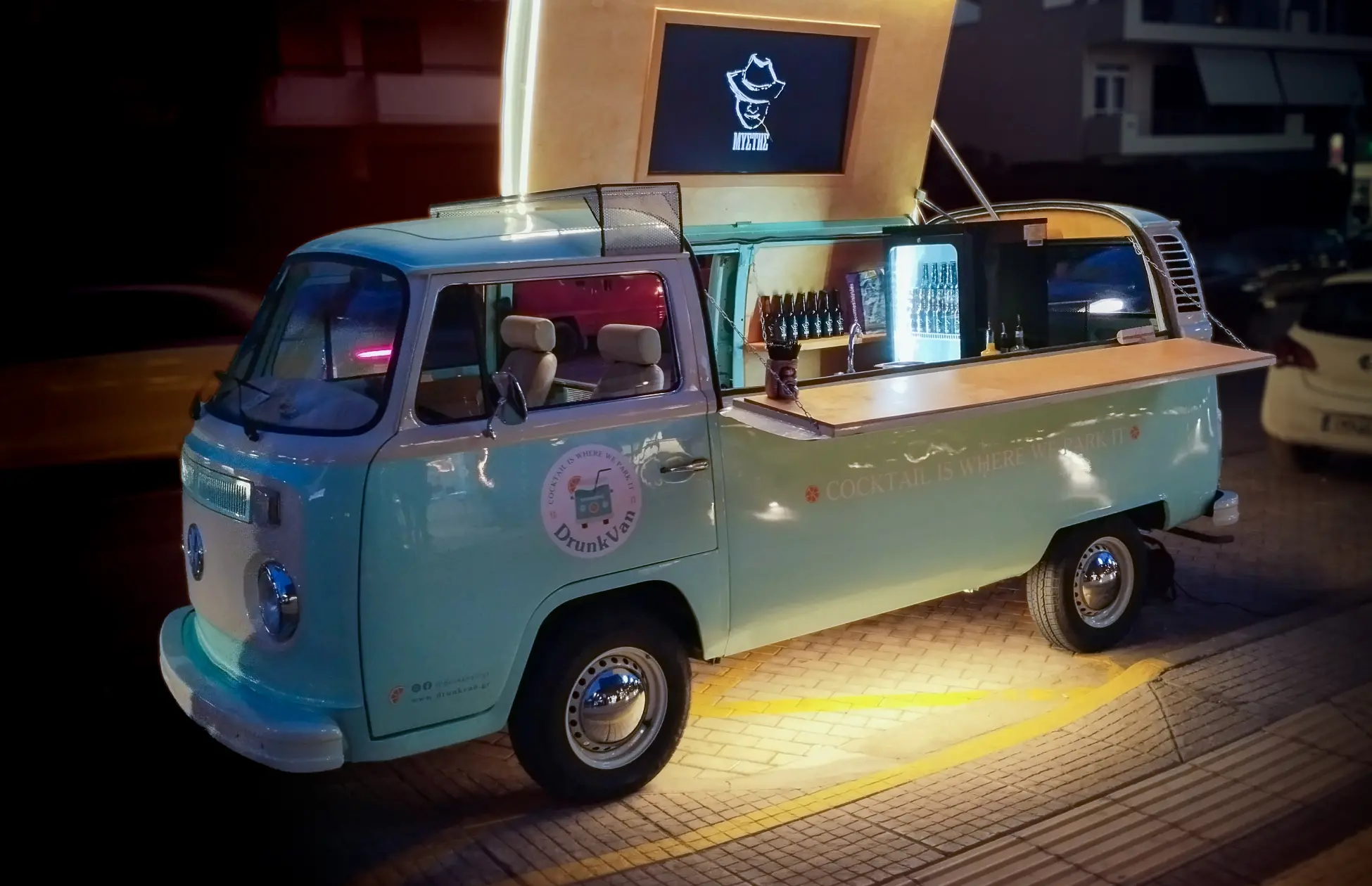 DrunkVan, Αυτοκινούμενο Bar